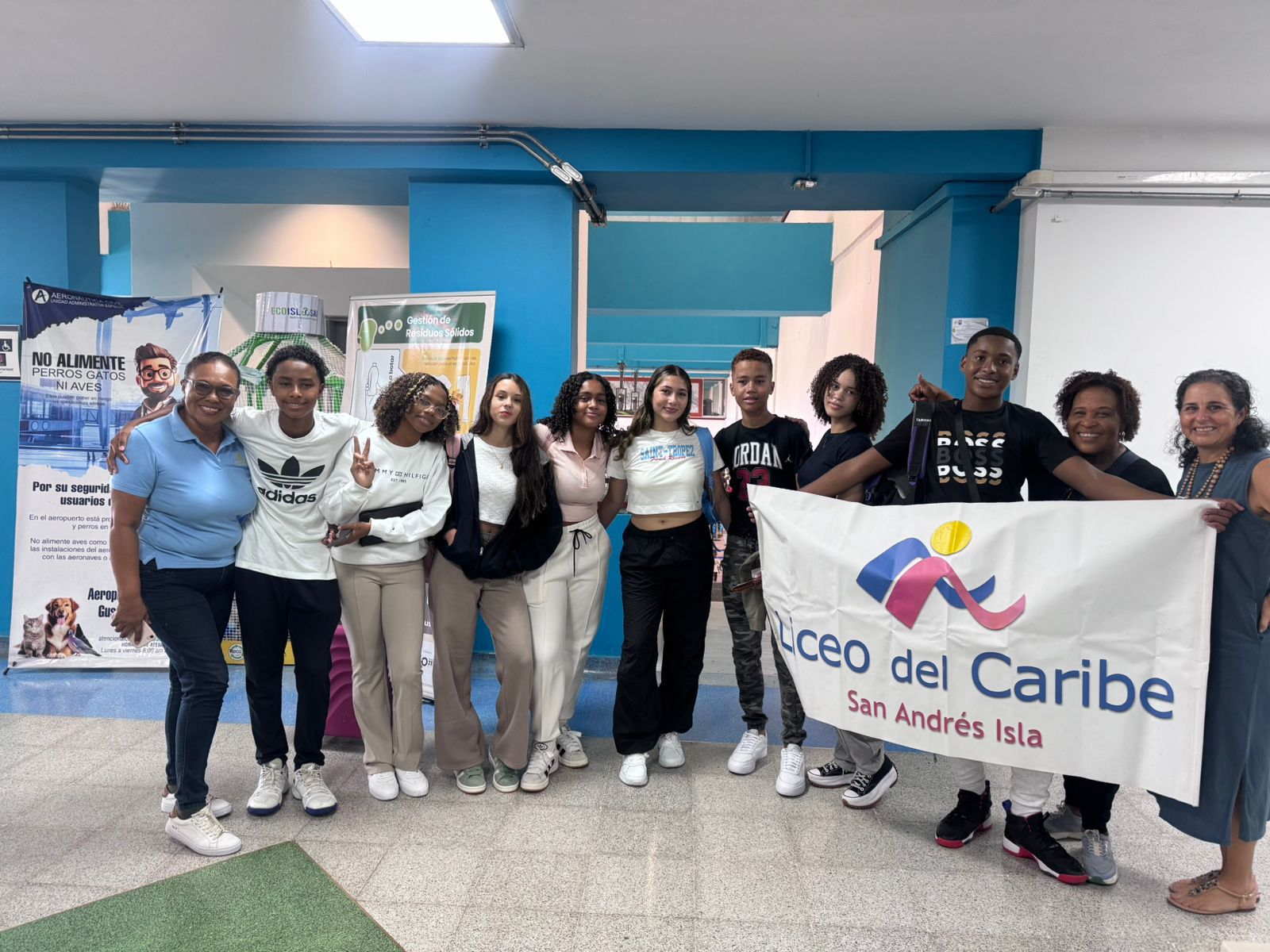 Teleislas News - Estudiantes del Liceo del Caribe viajan a Jamaica en ...