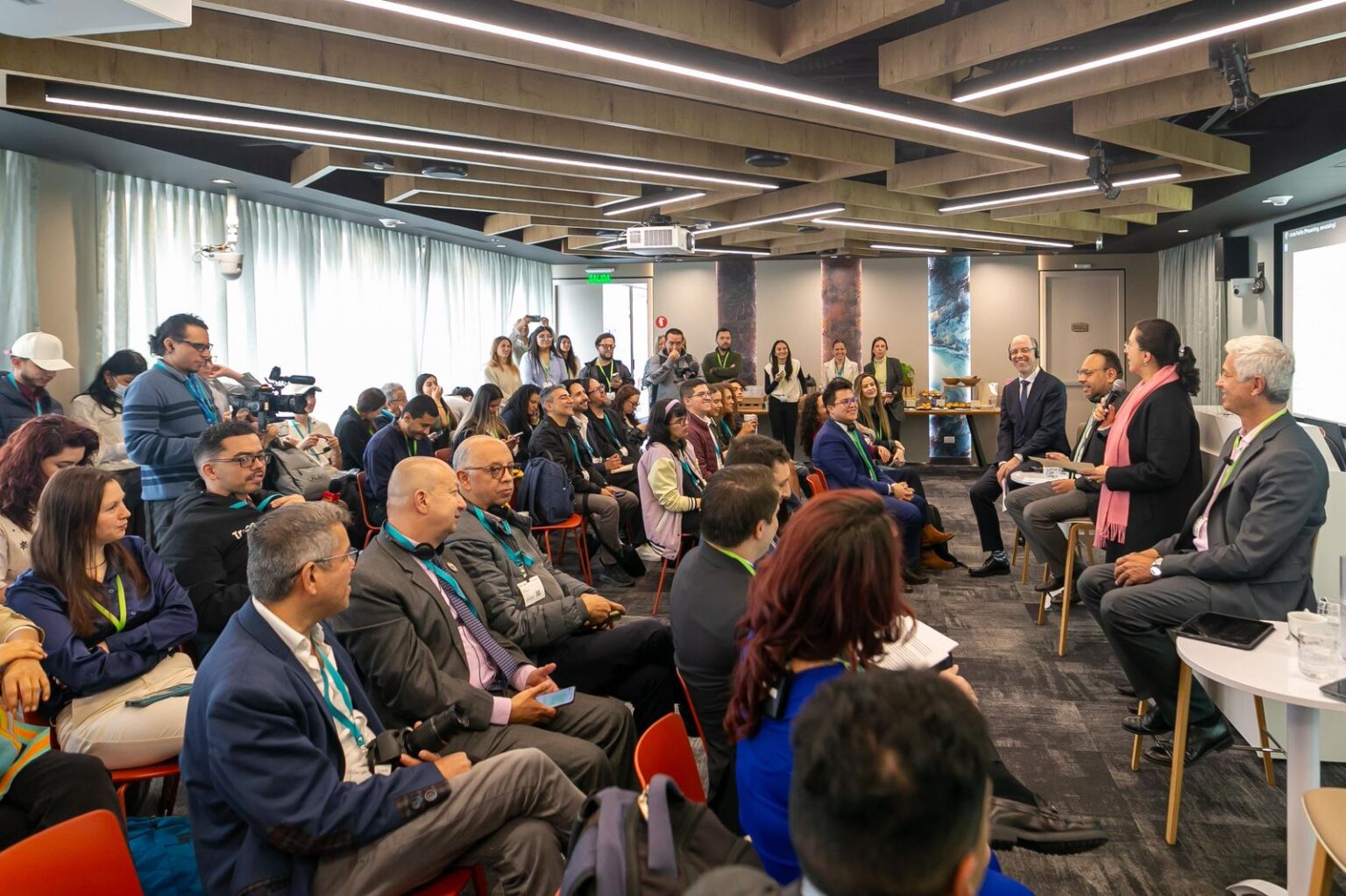 Teleislas News - Becas para inteligencia artificial, ciberseguridad y ...